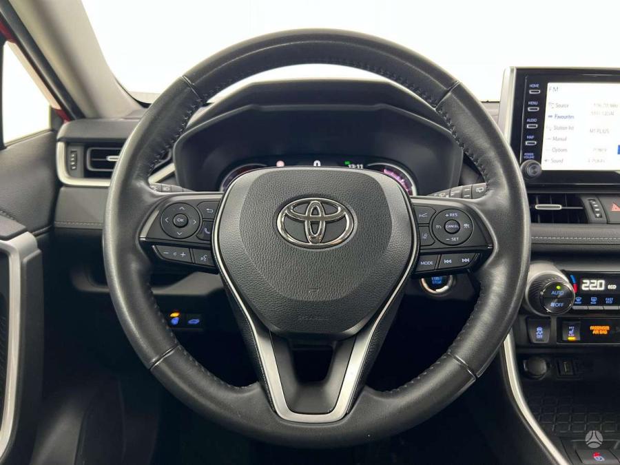 Red Toyota RAV4 2021 in Vilnius, with an engine capacity of 1.99 L and mileage of 115 thousand km for 23900 €, photo 13 on AUTOMOTO.COM.LV