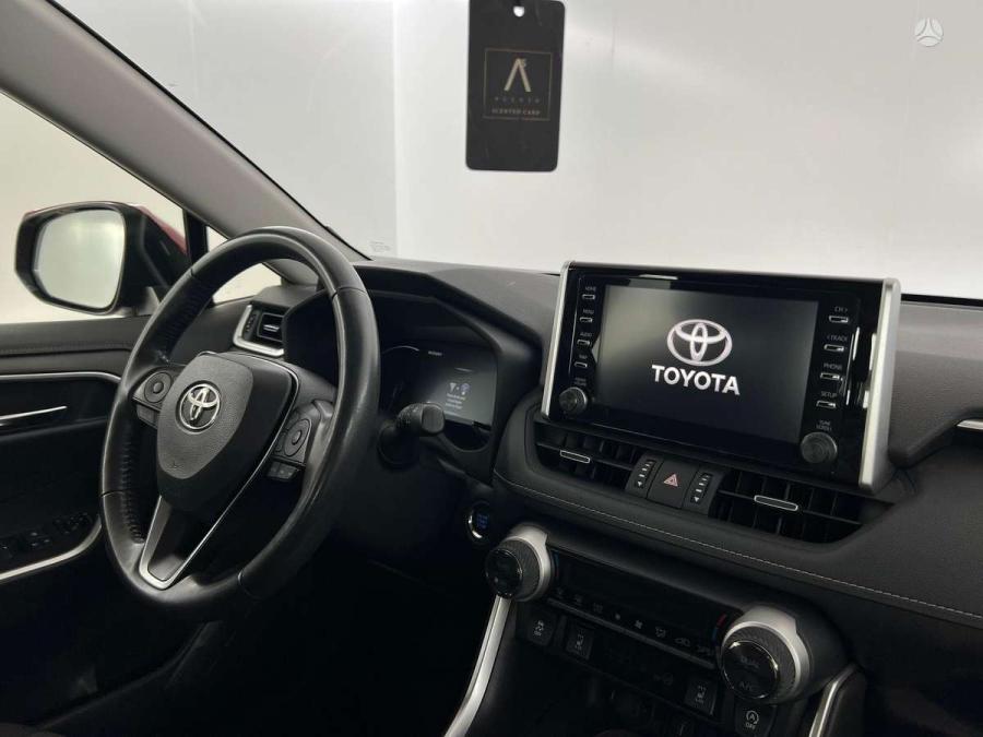Red Toyota RAV4 2021 in Vilnius, with an engine capacity of 1.99 L and mileage of 115 thousand km for 23900 €, photo 15 on AUTOMOTO.COM.LV