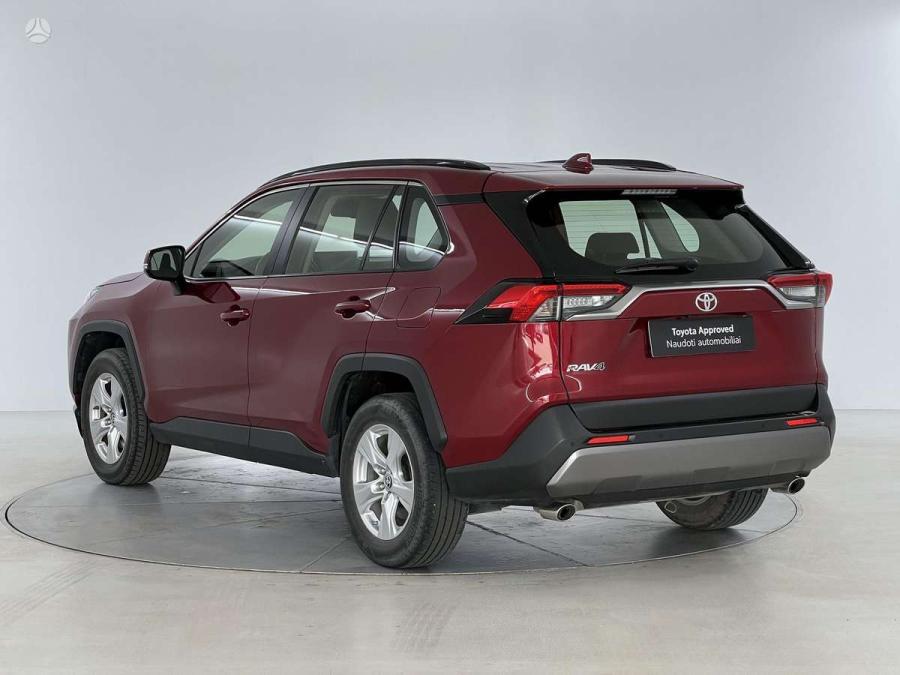 Red Toyota RAV4 2021 in Vilnius, with an engine capacity of 1.99 L and mileage of 115 thousand km for 23900 €, photo 18 on AUTOMOTO.COM.LV
