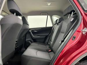 Red Toyota RAV4 2021 in Vilnius, with an engine capacity of 1.99 L and mileage of 115 thousand km for 23900 €, photo 20 on AUTOMOTO.COM.LV