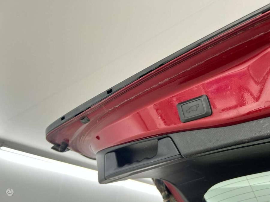 Red Toyota RAV4 2021 in Vilnius, with an engine capacity of 1.99 L and mileage of 115 thousand km for 23900 €, photo 24 on AUTOMOTO.COM.LV
