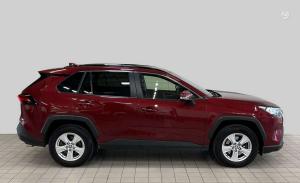 Red Toyota RAV4 2021 in Kaunas, with an engine capacity of 1.99 L and mileage of 139 thousand km for 20700 €, photo 4 on AUTOMOTO.COM.LV