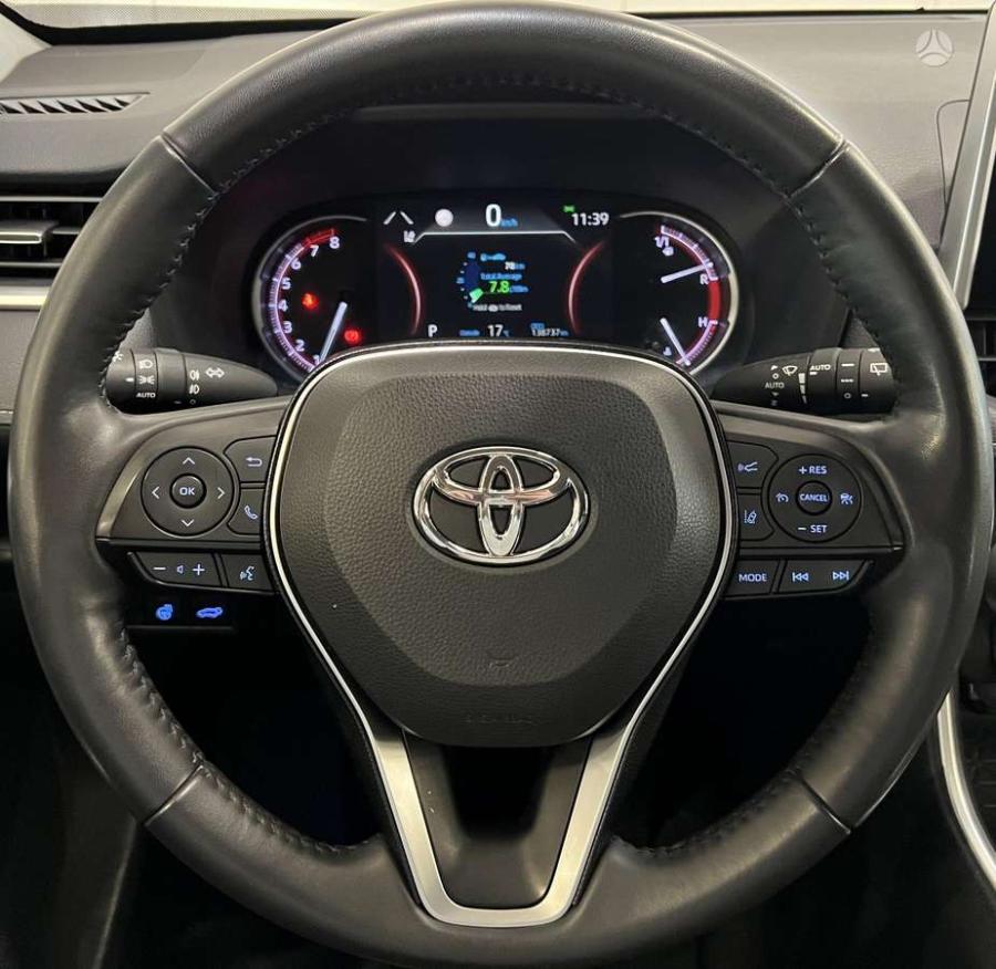 Red Toyota RAV4 2021 in Kaunas, with an engine capacity of 1.99 L and mileage of 139 thousand km for 20700 €, photo 7 on AUTOMOTO.COM.LV