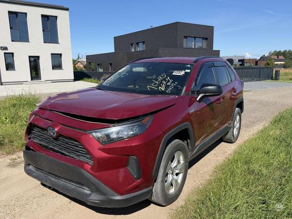 Red Toyota RAV4 2021 in Kaunas, with an engine capacity of 2.49 L and mileage of 37 thousand km for 15300 €, photo 6 on AUTOMOTO.COM.LV