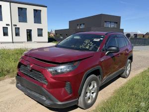 Red Toyota RAV4 2021 in Kaunas, with an engine capacity of 2.49 L and mileage of 37 thousand km for 15300 €, photo 9 on AUTOMOTO.COM.LV
