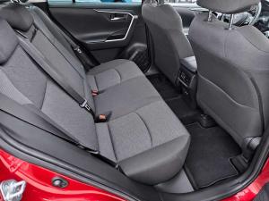 Sarkans Toyota RAV4 2021 Viļņa, ar dzinēja tilpumu 1.99 L un nobraukumu 86 tūkst. km par 23750 €, foto 18 vietnē AUTOMOTO.COM.LV