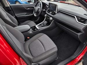 Sarkans Toyota RAV4 2021 Viļņa, ar dzinēja tilpumu 1.99 L un nobraukumu 86 tūkst. km par 23750 €, foto 19 vietnē AUTOMOTO.COM.LV