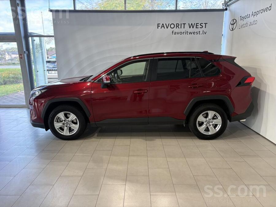 Sarkans Toyota RAV4 2021 Ventspils, ar dzinēja tilpumu 2.00 L un nobraukumu 28 tūkst. km par 26990 €, foto 3 vietnē AUTOMOTO.COM.LV