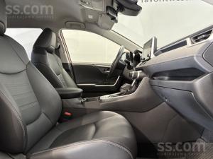 Sarkans Toyota RAV4 2021 Ventspils, ar dzinēja tilpumu 2.00 L un nobraukumu 28 tūkst. km par 26990 €, foto 8 vietnē AUTOMOTO.COM.LV