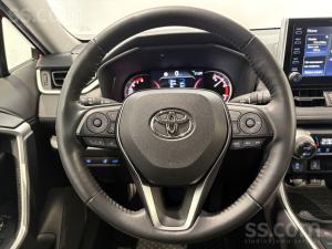 Sarkans Toyota RAV4 2021 Ventspils, ar dzinēja tilpumu 2.00 L un nobraukumu 28 tūkst. km par 26990 €, foto 12 vietnē AUTOMOTO.COM.LV