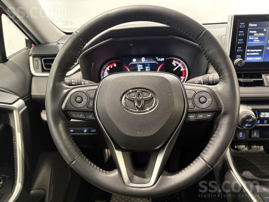 Sarkans Toyota RAV4 2021 Ventspils, ar dzinēja tilpumu 2.00 L un nobraukumu 28 tūkst. km par 26990 €, foto 12 vietnē AUTOMOTO.COM.LV
