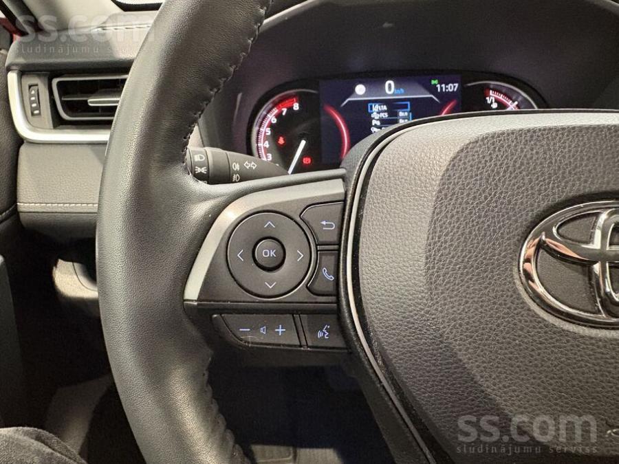 Sarkans Toyota RAV4 2021 Ventspils, ar dzinēja tilpumu 2.00 L un nobraukumu 28 tūkst. km par 26990 €, foto 15 vietnē AUTOMOTO.COM.LV