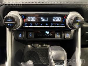 Sarkans Toyota RAV4 2021 Ventspils, ar dzinēja tilpumu 2.00 L un nobraukumu 28 tūkst. km par 26990 €, foto 18 vietnē AUTOMOTO.COM.LV