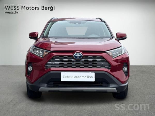 Red Toyota RAV4 2022 in Riga, with an engine capacity of 2.50 L and mileage of 125 thousand km for 28990 €, photo 5 on AUTOMOTO.COM.LV