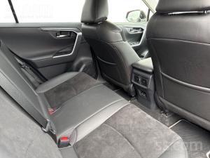 Sarkans Toyota RAV4 2022 Rīga, ar dzinēja tilpumu 2.50 L un nobraukumu 125 tūkst. km par 28990 €, foto 8 vietnē AUTOMOTO.COM.LV