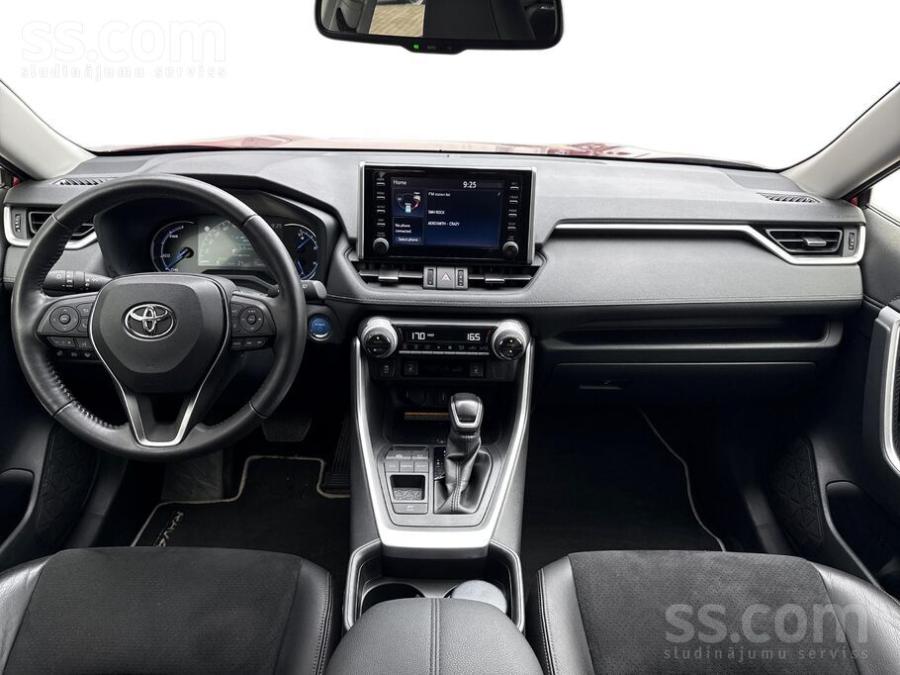 Sarkans Toyota RAV4 2022 Rīga, ar dzinēja tilpumu 2.50 L un nobraukumu 125 tūkst. km par 28990 €, foto 9 vietnē AUTOMOTO.COM.LV