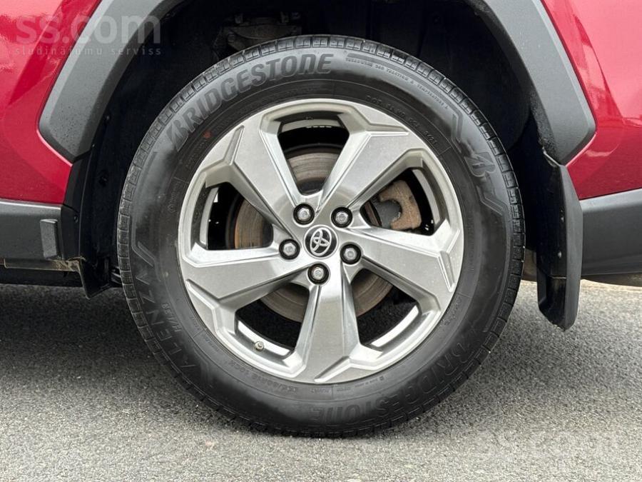 Sarkans Toyota RAV4 2022 Rīga, ar dzinēja tilpumu 2.50 L un nobraukumu 125 tūkst. km par 28990 €, foto 24 vietnē AUTOMOTO.COM.LV