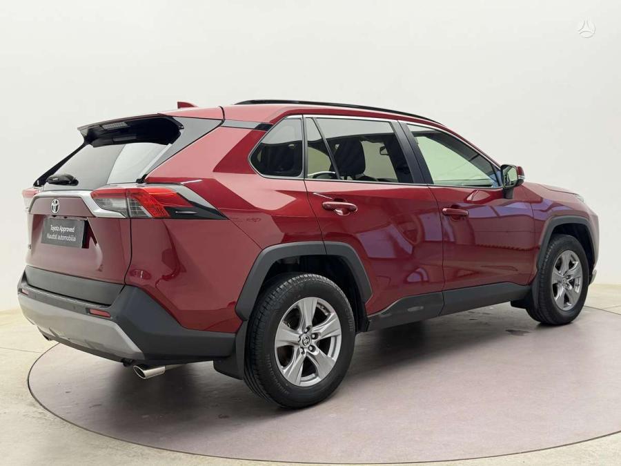 Sarkans Toyota RAV4 2022 Panevēža, ar dzinēja tilpumu 1.99 L un nobraukumu 50 tūkst. km par 24590 €, foto 9 vietnē AUTOMOTO.COM.LV