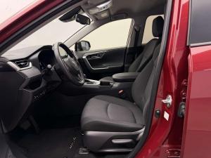 Sarkans Toyota RAV4 2022 Panevēža, ar dzinēja tilpumu 1.99 L un nobraukumu 50 tūkst. km par 24590 €, foto 10 vietnē AUTOMOTO.COM.LV