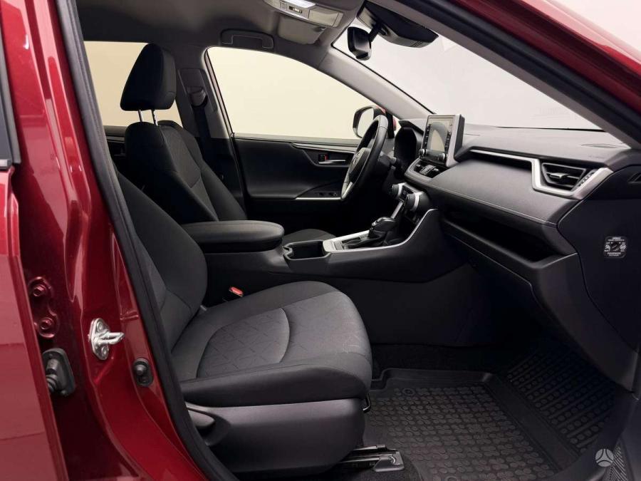 Sarkans Toyota RAV4 2022 Panevēža, ar dzinēja tilpumu 1.99 L un nobraukumu 50 tūkst. km par 24590 €, foto 17 vietnē AUTOMOTO.COM.LV