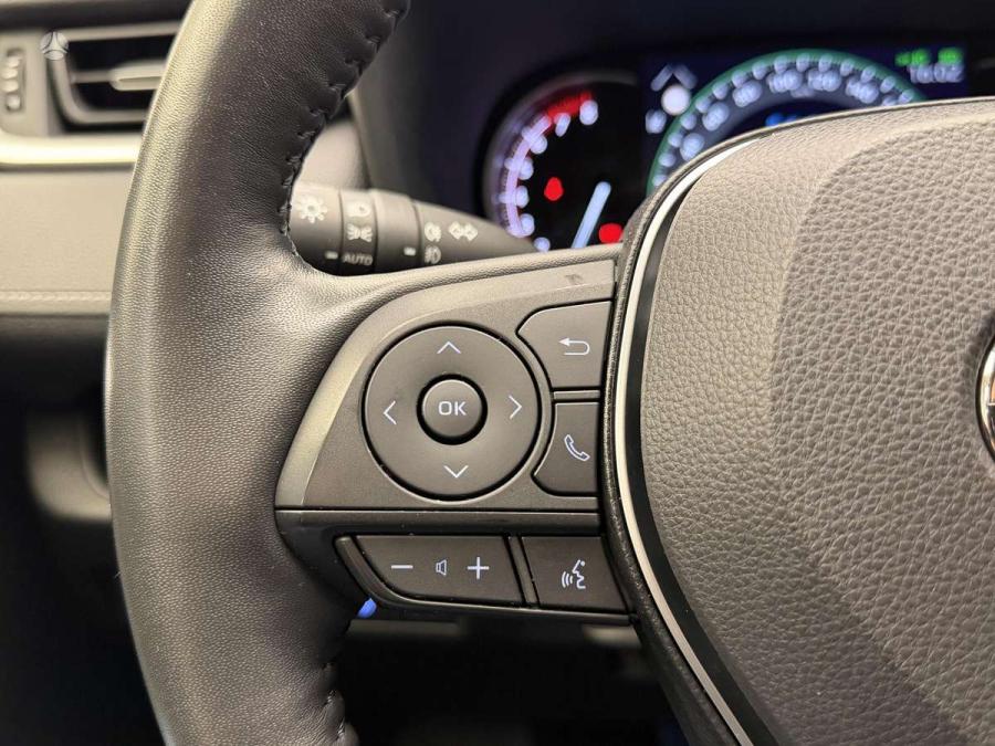 Sarkans Toyota RAV4 2022 Panevēža, ar dzinēja tilpumu 1.99 L un nobraukumu 50 tūkst. km par 24590 €, foto 22 vietnē AUTOMOTO.COM.LV