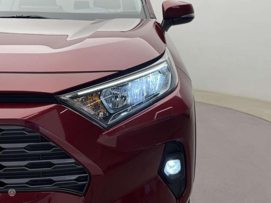 Sarkans Toyota RAV4 2022 Panevēža, ar dzinēja tilpumu 1.99 L un nobraukumu 50 tūkst. km par 24590 €, foto 35 vietnē AUTOMOTO.COM.LV