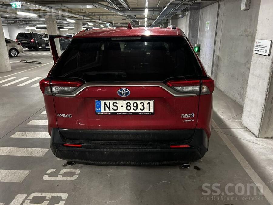 Sarkans Toyota RAV4 2023 Rīga, ar dzinēja tilpumu 2.50 L un nobraukumu 25 tūkst. km par 49500 €, foto 3 vietnē AUTOMOTO.COM.LV