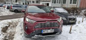 Sarkans Toyota RAV4 2023 Viļņa, ar dzinēja tilpumu 1.99 L un nobraukumu 14 tūkst. km par 29200 €, foto  vietnē AUTOMOTO.COM.LV