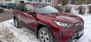 Red Toyota RAV4 2023 in Vilnius, with an engine capacity of 1.99 L and mileage of 14 thousand km for 29200 €, photo 2 on AUTOMOTO.COM.LV