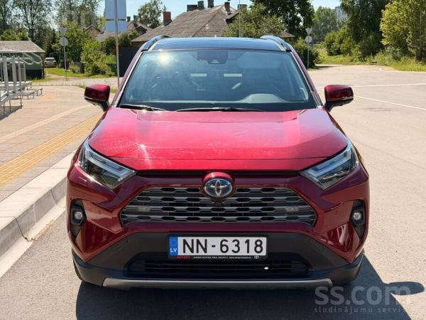 Red Toyota RAV4 2023 in Riga, with an engine capacity of 2.50 L and mileage of 21 thousand km for 35900 €, photo 1 on AUTOMOTO.COM.LV