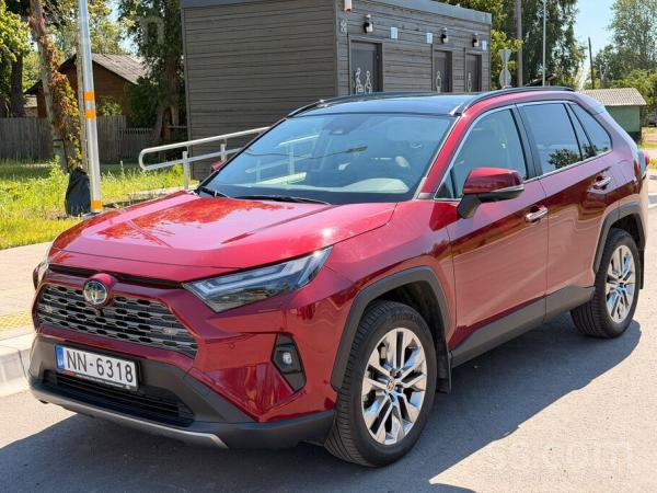 Red Toyota RAV4 2023 in Riga, with an engine capacity of 2.50 L and mileage of 21 thousand km for 35900 €, photo 2 on AUTOMOTO.COM.LV