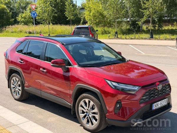 Red Toyota RAV4 2023 in Riga, with an engine capacity of 2.50 L and mileage of 21 thousand km for 35900 €, photo 3 on AUTOMOTO.COM.LV