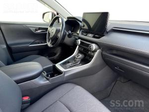 Sarkans Toyota RAV4 2023 Rīga, ar dzinēja tilpumu 2.00 L un nobraukumu 84 tūkst. km par 25990 €, foto 7 vietnē AUTOMOTO.COM.LV