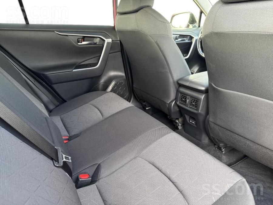 Sarkans Toyota RAV4 2023 Rīga, ar dzinēja tilpumu 2.00 L un nobraukumu 84 tūkst. km par 25990 €, foto 8 vietnē AUTOMOTO.COM.LV