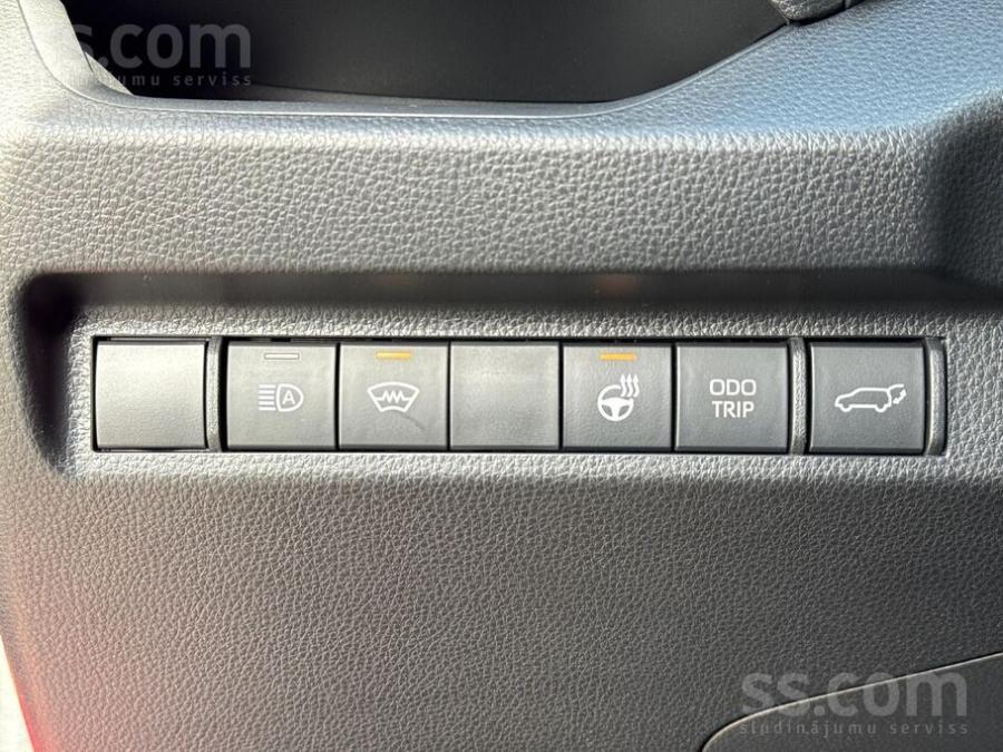 Sarkans Toyota RAV4 2023 Rīga, ar dzinēja tilpumu 2.00 L un nobraukumu 84 tūkst. km par 25990 €, foto 17 vietnē AUTOMOTO.COM.LV