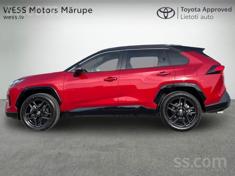 Red Toyota RAV4 2024 in Riga, with an engine capacity of 2.50 L and mileage of 15 thousand km for 43990 €, photo 4 on AUTOMOTO.COM.LV