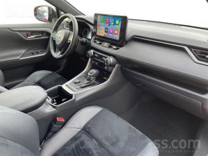 Red Toyota RAV4 2024 in Riga, with an engine capacity of 2.50 L and mileage of 15 thousand km for 43990 €, photo 7 on AUTOMOTO.COM.LV