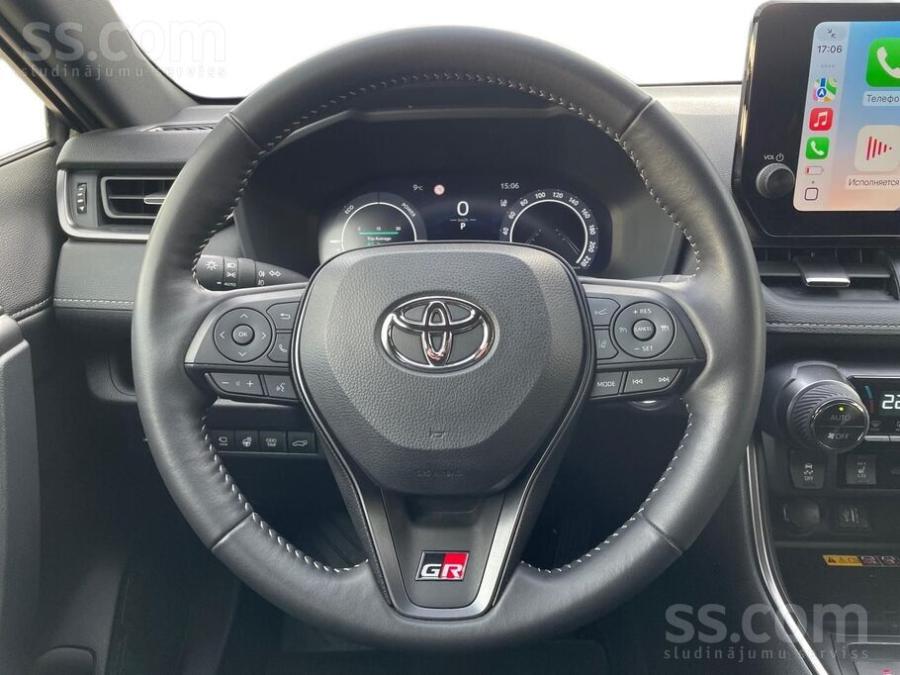 Red Toyota RAV4 2024 in Riga, with an engine capacity of 2.50 L and mileage of 15 thousand km for 43990 €, photo 13 on AUTOMOTO.COM.LV