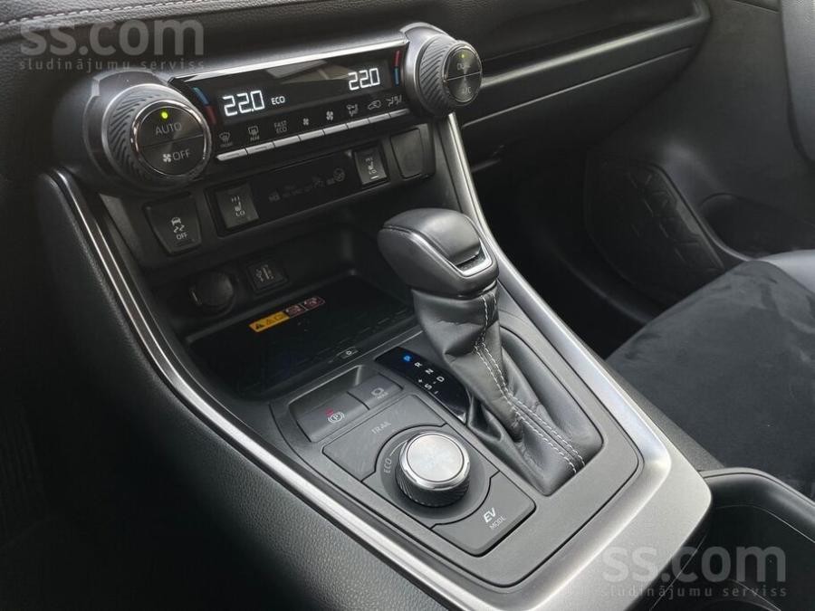 Sarkans Toyota RAV4 2024 Rīga, ar dzinēja tilpumu 2.50 L un nobraukumu 15 tūkst. km par 43990 €, foto 21 vietnē AUTOMOTO.COM.LV