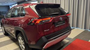 Red Toyota RAV4 2024 in Riga, with an engine capacity of 2.50 L and mileage of 32 thousand km for 39990 €, photo 9 on AUTOMOTO.COM.LV