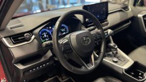 Red Toyota RAV4 2024 in Riga, with an engine capacity of 2.50 L and mileage of 32 thousand km for 39990 €, photo 18 on AUTOMOTO.COM.LV