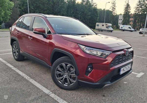 Red Toyota RAV4 2024 in Vilnius, with an engine capacity of 2.49 L and mileage of 76 thousand km for 36500 €, photo 5 on AUTOMOTO.COM.LV