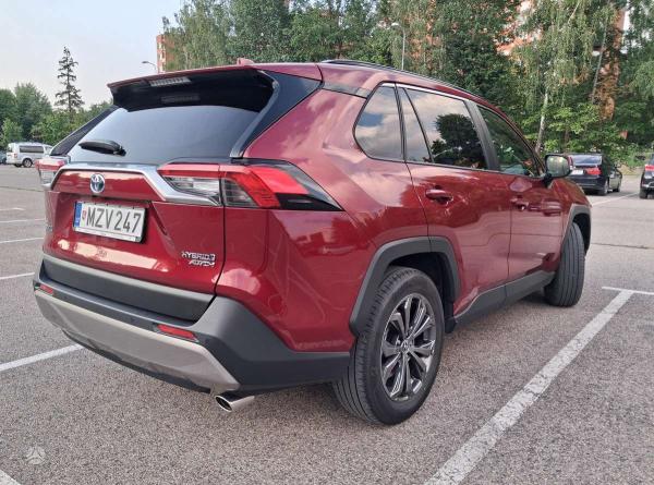 Red Toyota RAV4 2024 in Vilnius, with an engine capacity of 2.49 L and mileage of 76 thousand km for 36500 €, photo 6 on AUTOMOTO.COM.LV