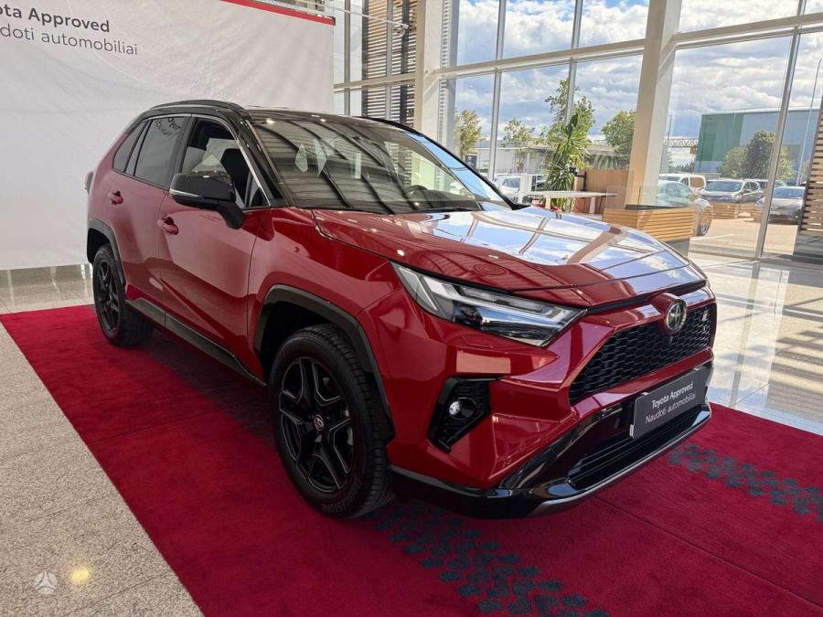 Sarkans Toyota RAV4 2024 Šauļi, ar dzinēja tilpumu 2.49 L un nobraukumu 21 tūkst. km par 41900 €, foto 4 vietnē AUTOMOTO.COM.LV