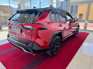 Sarkans Toyota RAV4 2024 Šauļi, ar dzinēja tilpumu 2.49 L un nobraukumu 21 tūkst. km par 41900 €, foto 8 vietnē AUTOMOTO.COM.LV