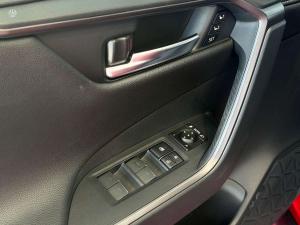 Sarkans Toyota RAV4 2024 Šauļi, ar dzinēja tilpumu 2.49 L un nobraukumu 21 tūkst. km par 41900 €, foto 15 vietnē AUTOMOTO.COM.LV