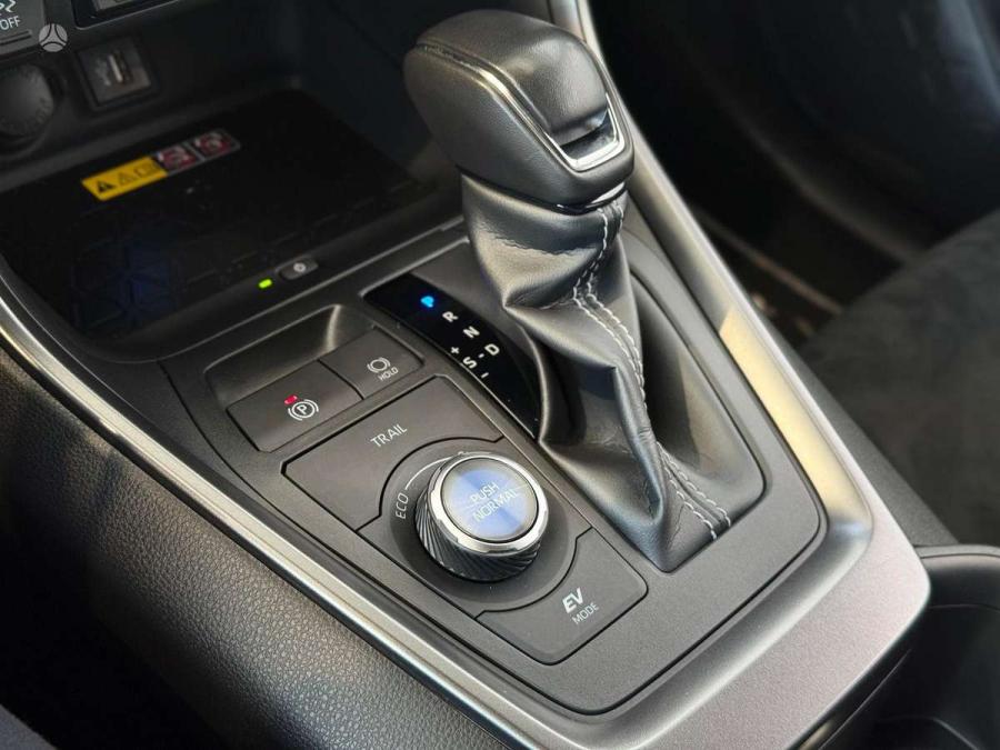 Sarkans Toyota RAV4 2024 Šauļi, ar dzinēja tilpumu 2.49 L un nobraukumu 21 tūkst. km par 41900 €, foto 30 vietnē AUTOMOTO.COM.LV
