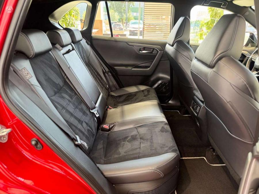 Sarkans Toyota RAV4 2024 Šauļi, ar dzinēja tilpumu 2.49 L un nobraukumu 21 tūkst. km par 41900 €, foto 32 vietnē AUTOMOTO.COM.LV