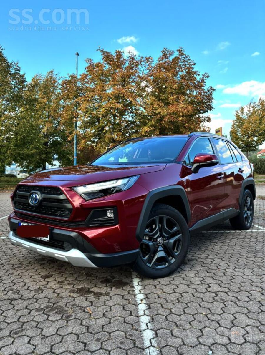 Red Toyota RAV4 2024 in Riga, with an engine capacity of 2.40 L and mileage of 38 thousand km for 39500 €, photo 5 on AUTOMOTO.COM.LV