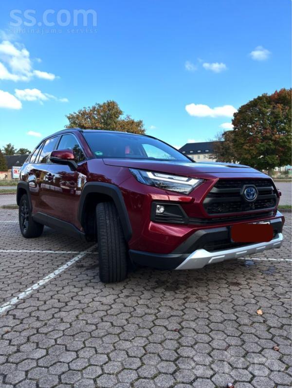 Red Toyota RAV4 2024 in Riga, with an engine capacity of 2.40 L and mileage of 38 thousand km for 39500 €, photo 6 on AUTOMOTO.COM.LV